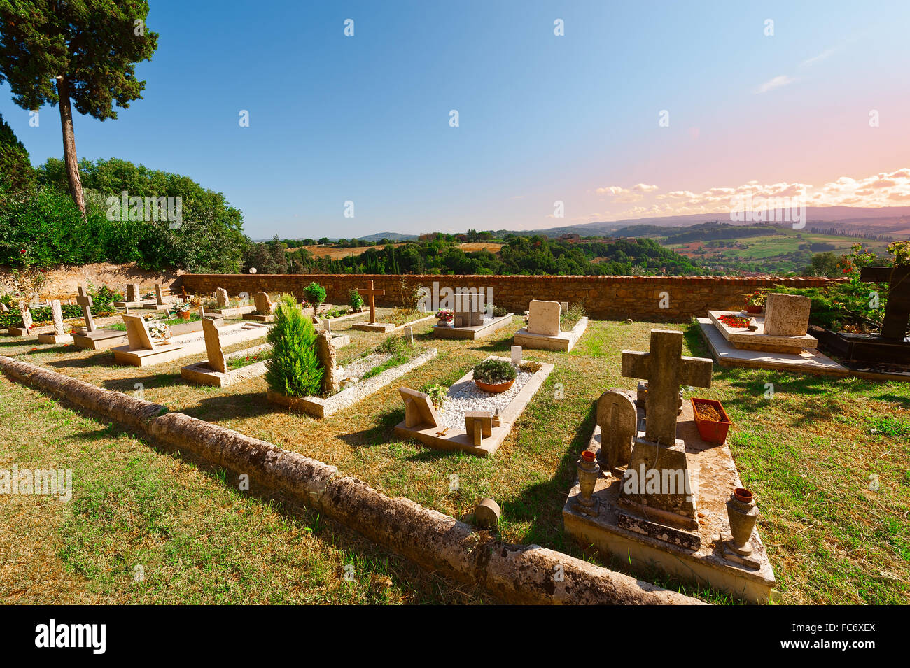Die cemetery churchyard hi-res stock photography and images - Alamy