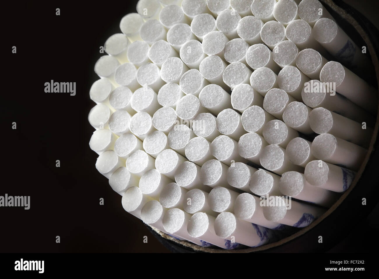 Multiple cigarettes hi-res stock photography and images - Alamy