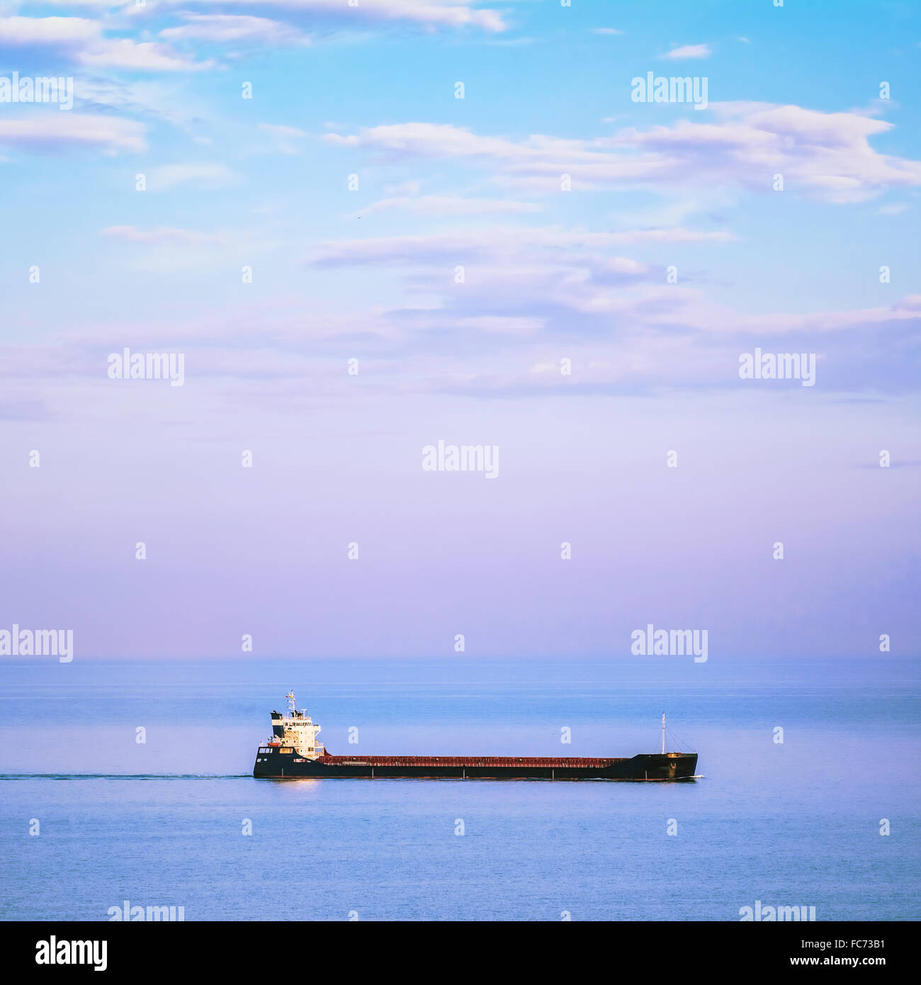 Cargo ship hi-res stock photography and images - Alamy