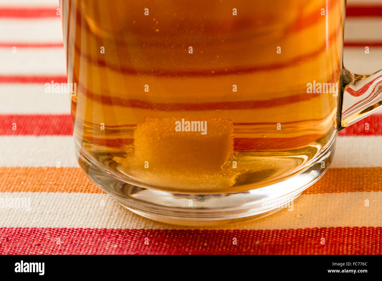 Sugar pouring in water hi-res stock photography and images - Alamy
