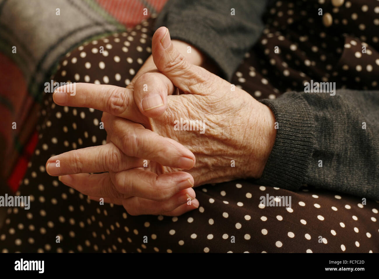 Elderly hands hi-res stock photography and images - Alamy