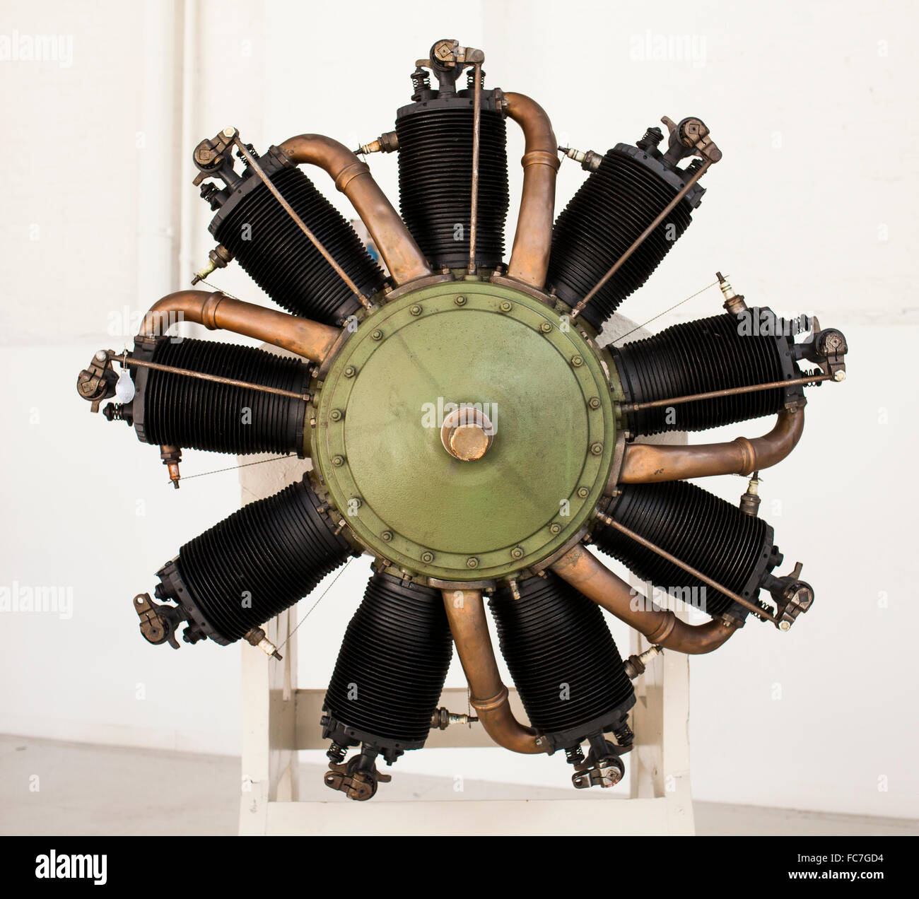 Transporting apparatus hi-res stock photography and images - Alamy