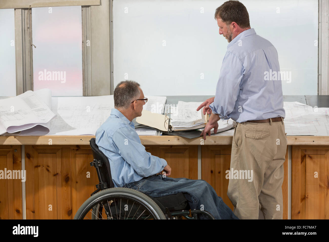 Office dialogue hi-res stock photography and images - Alamy