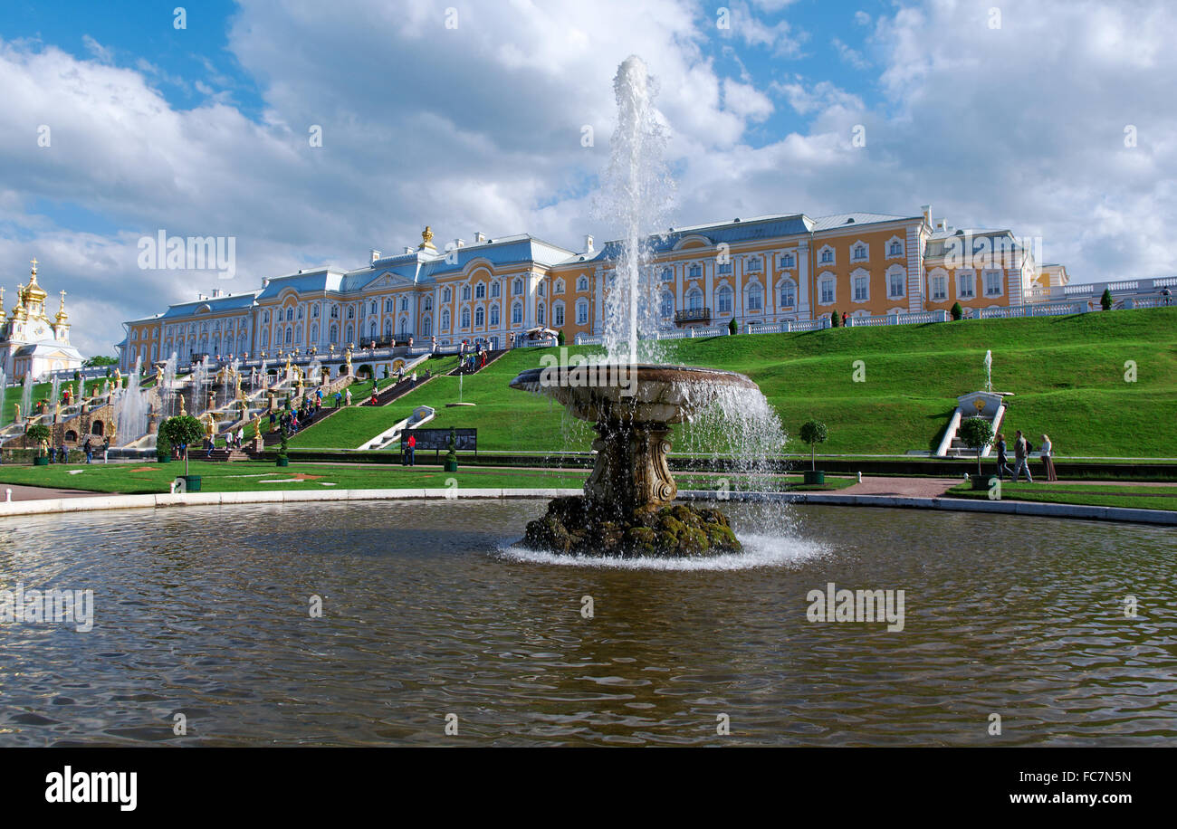 Grand cascade .Peterhof Palace Stock Photo - Alamy