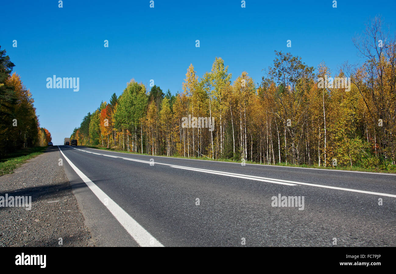 Paved road perspective hi-res stock photography and images - Alamy