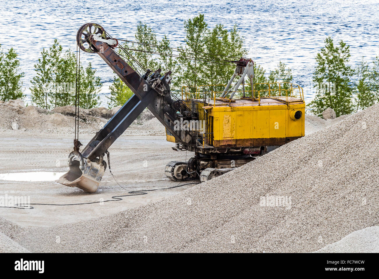 Big old excavator Stock Photo - Alamy