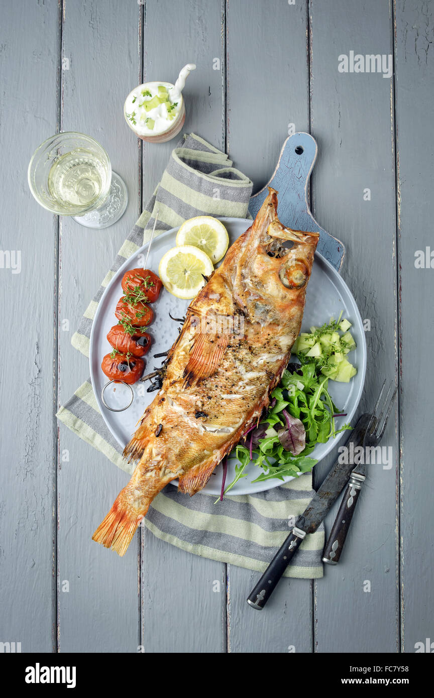 Barbecue Rose Fish Stock Photo - Alamy