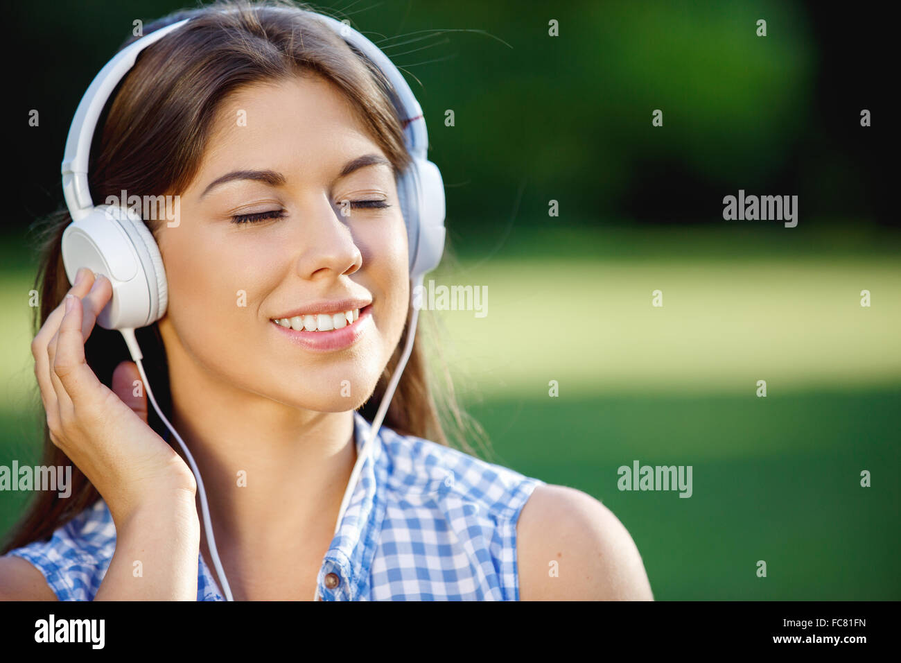 Young music fan hi-res stock photography and images - Alamy