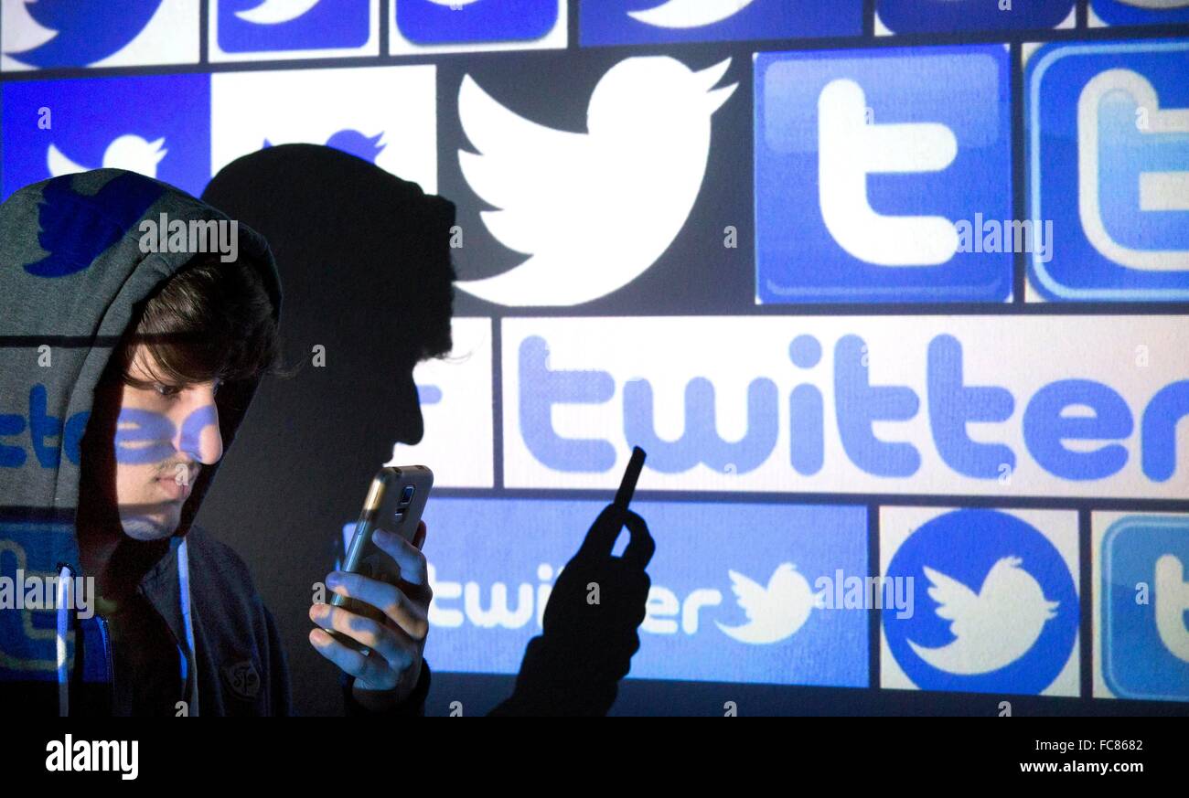 Twitter Logo Silhouette High Resolution Stock Photography and Images ...