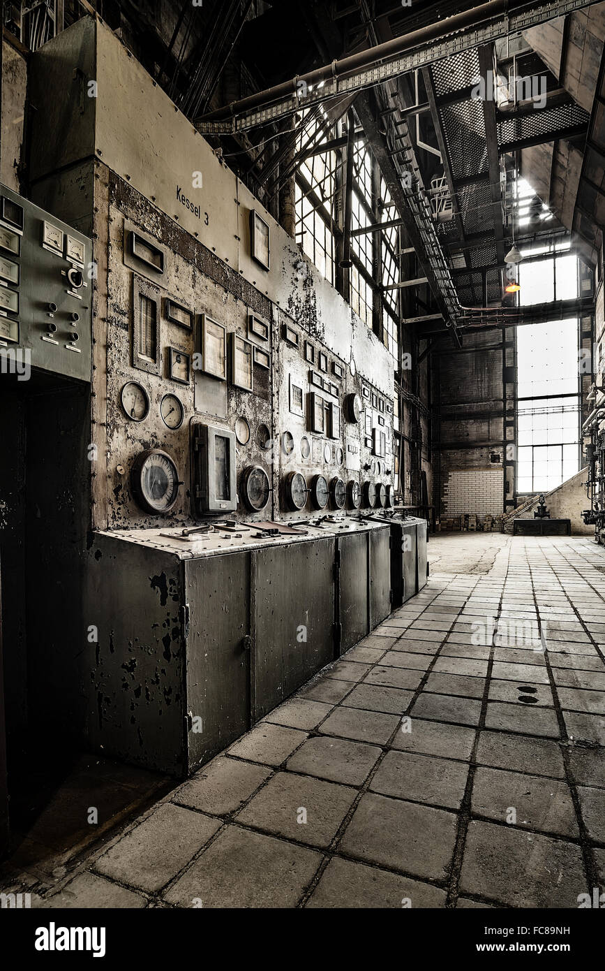 Empty control room hi-res stock photography and images - Alamy