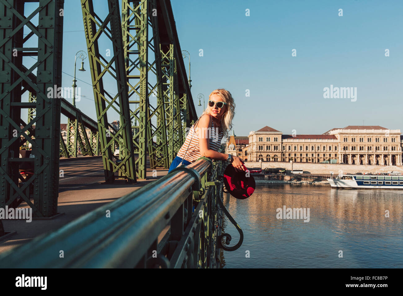 U being bridge hi-res stock photography and images - Alamy