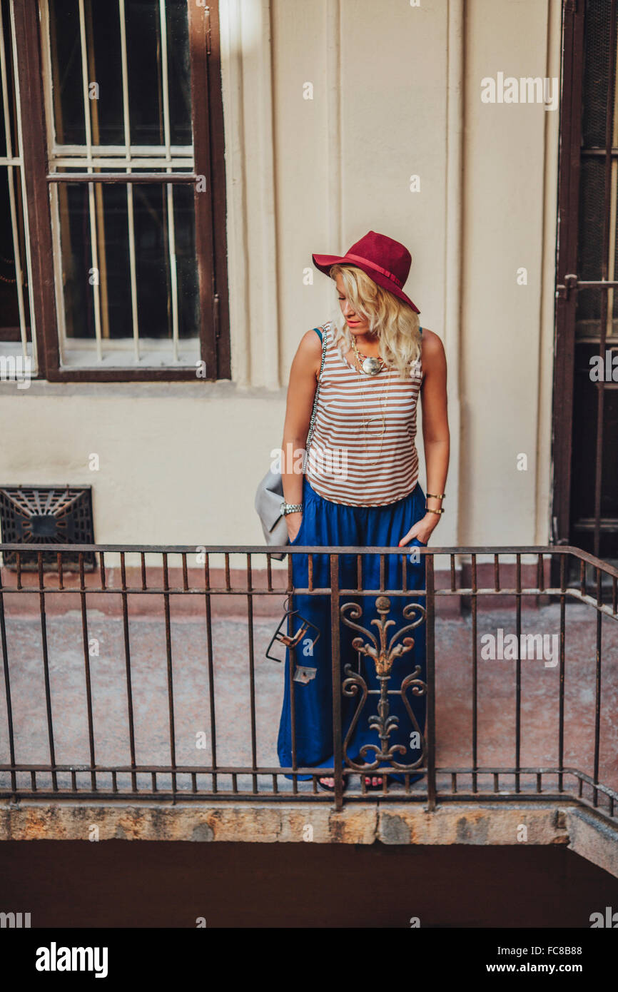 People on balcony high angle hi-res stock photography and images - Alamy