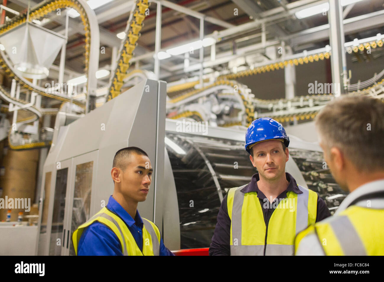 Newspaper worker printing press hi-res stock photography and images - Alamy