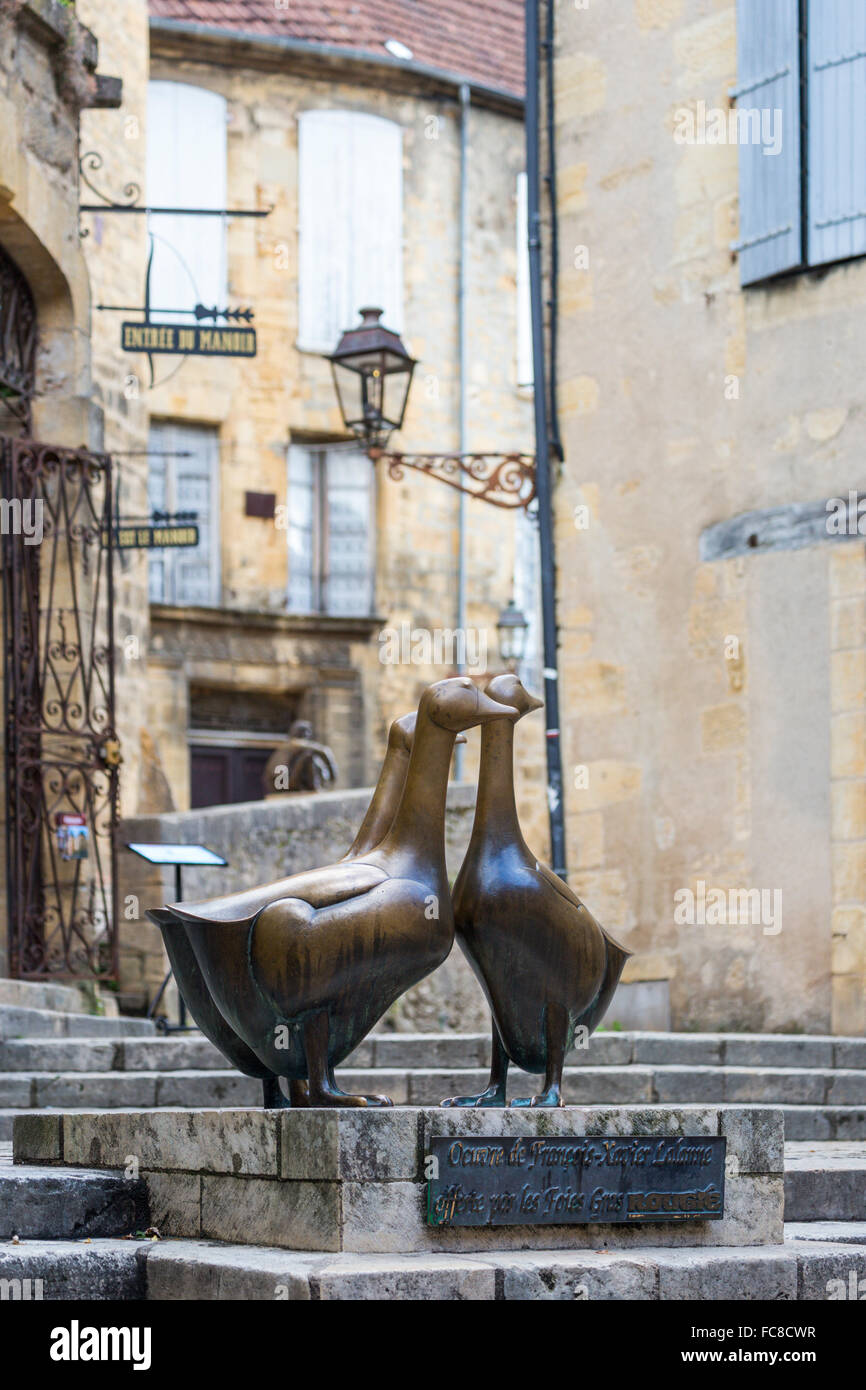 Bronze geese sculpture, Sarlat-la-Caneda, Dordogne, France Stock Photo ...
