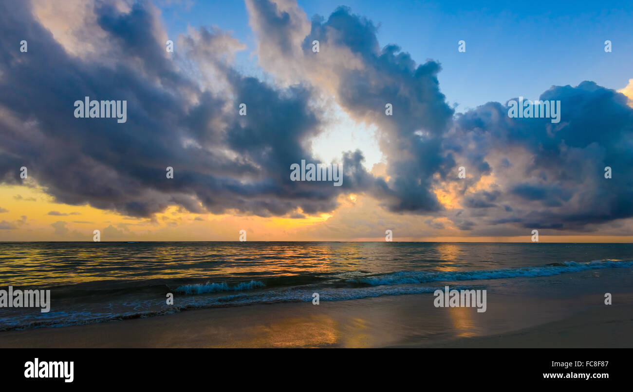 Sea of clou hi-res stock photography and images - Alamy