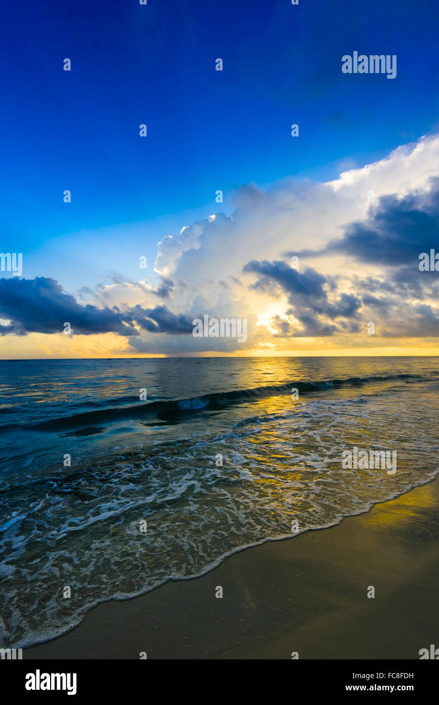 dawn sun tranquil calm sea Stock Photo - Alamy
