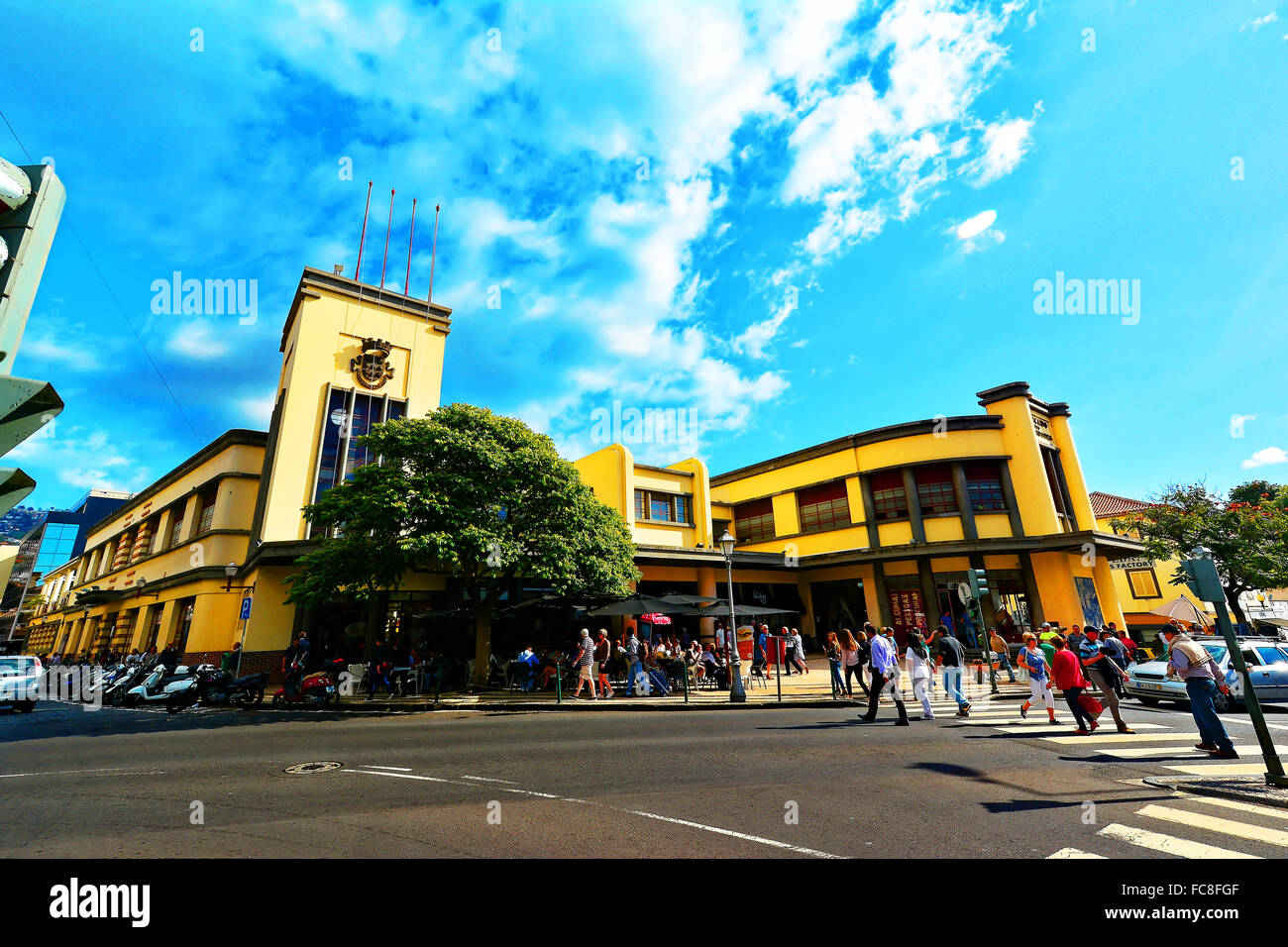 Madeira Funchal busy workers vegetable meat fish market Stock Photo - Alamy