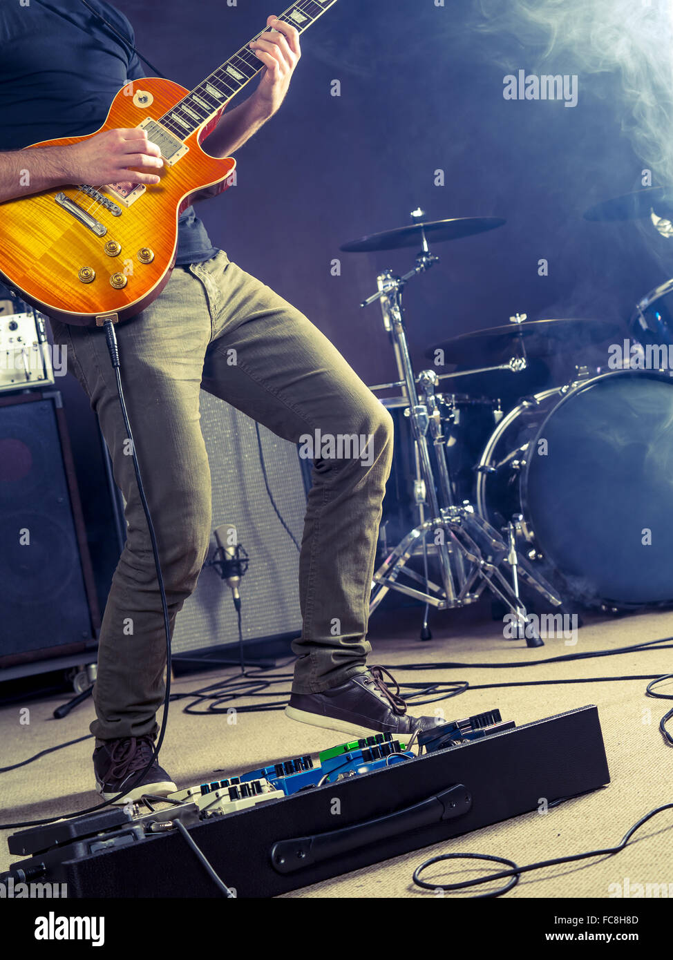 Guitar set stage hi-res stock photography and images - Alamy