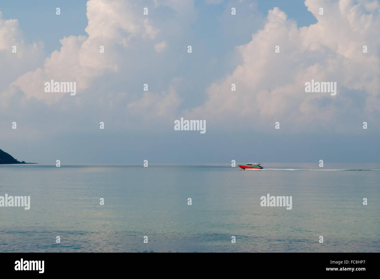 Ocean motor boat race hi-res stock photography and images - Alamy