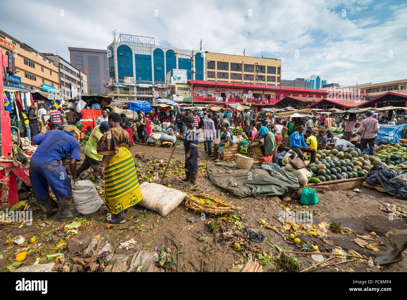 street scene at a market in Kampala, Uganda Stock Photo - Alamy