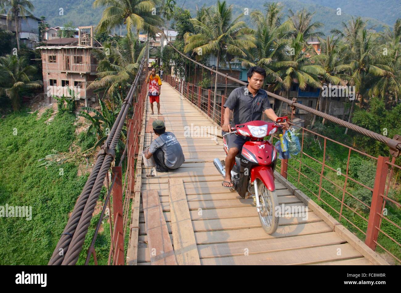 Old suspension bridge hi-res stock photography and images - Alamy