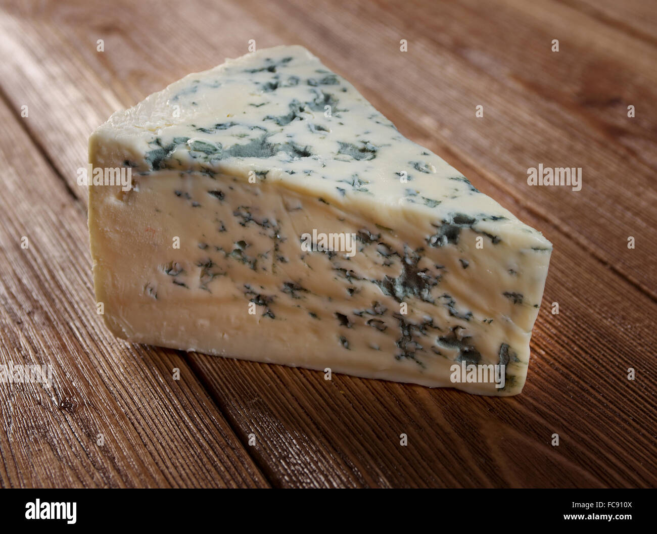 Farmhouse blue cheese hi-res stock photography and images - Alamy