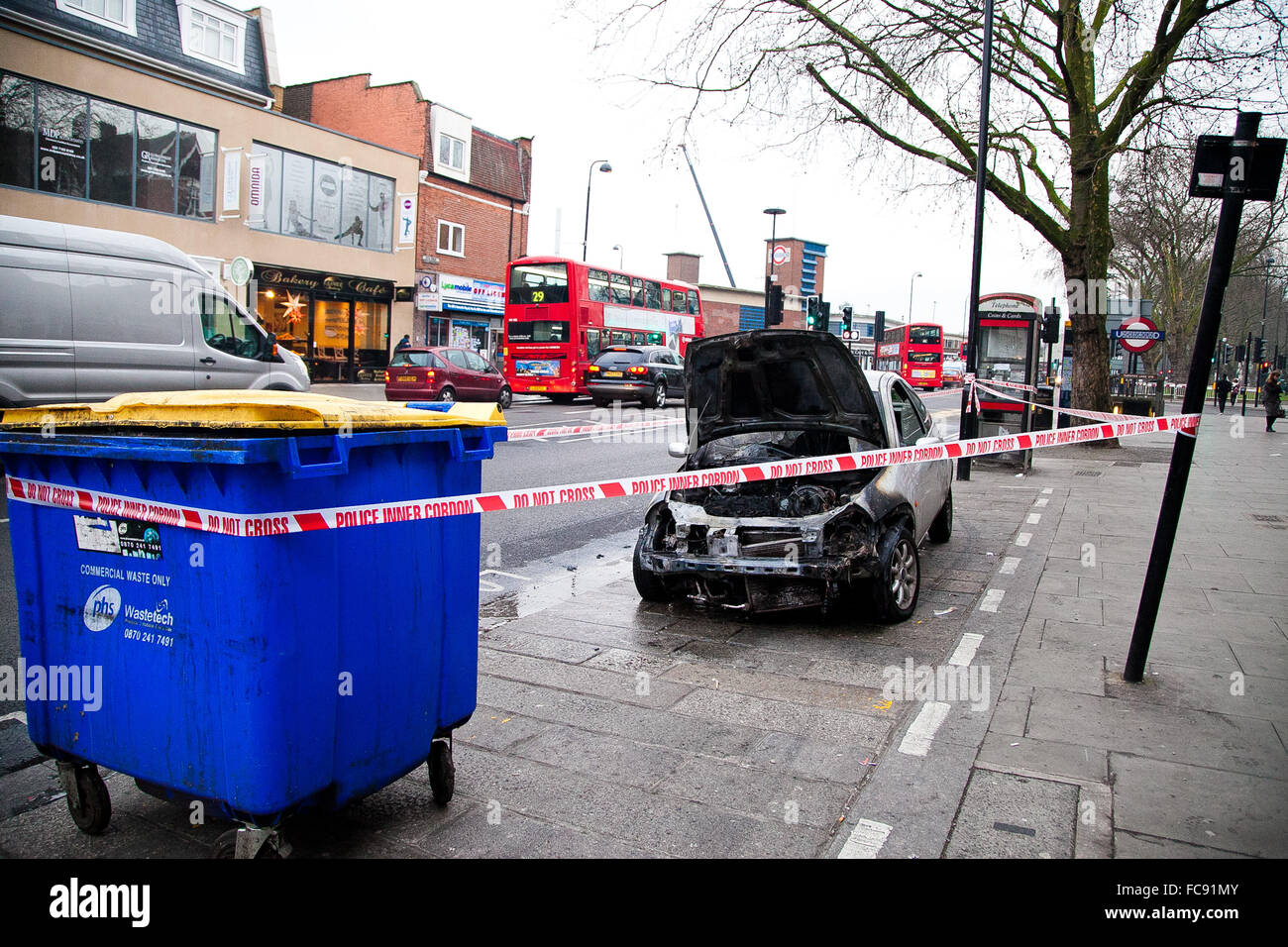 Smoke coming out of car hi-res stock photography and images - Alamy