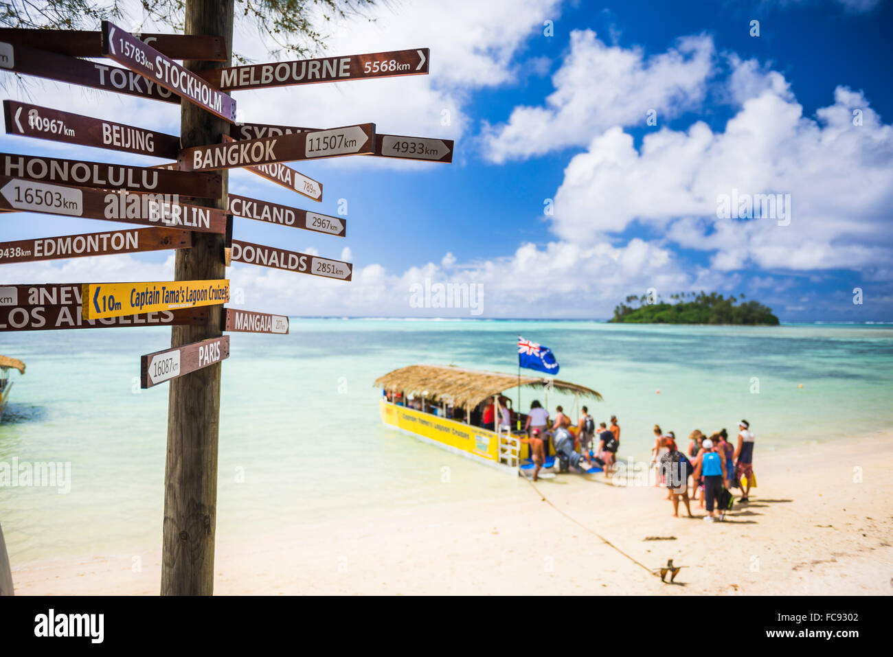 Captaintamas lagoon cruises hi-res stock photography and images - Alamy