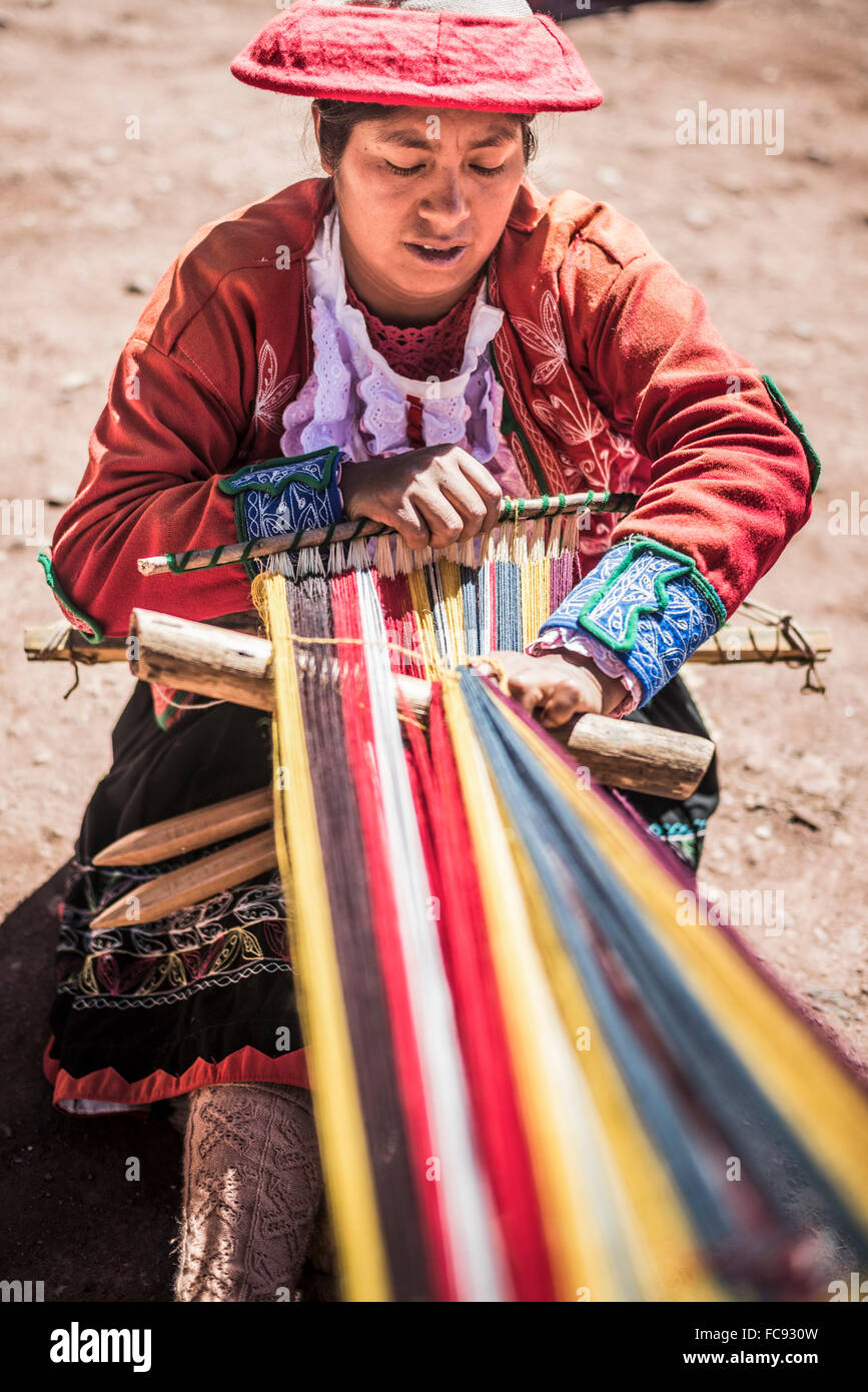 Ccaccaccollo weaving community, Sacred Valley of the Incas, near Cusco ...