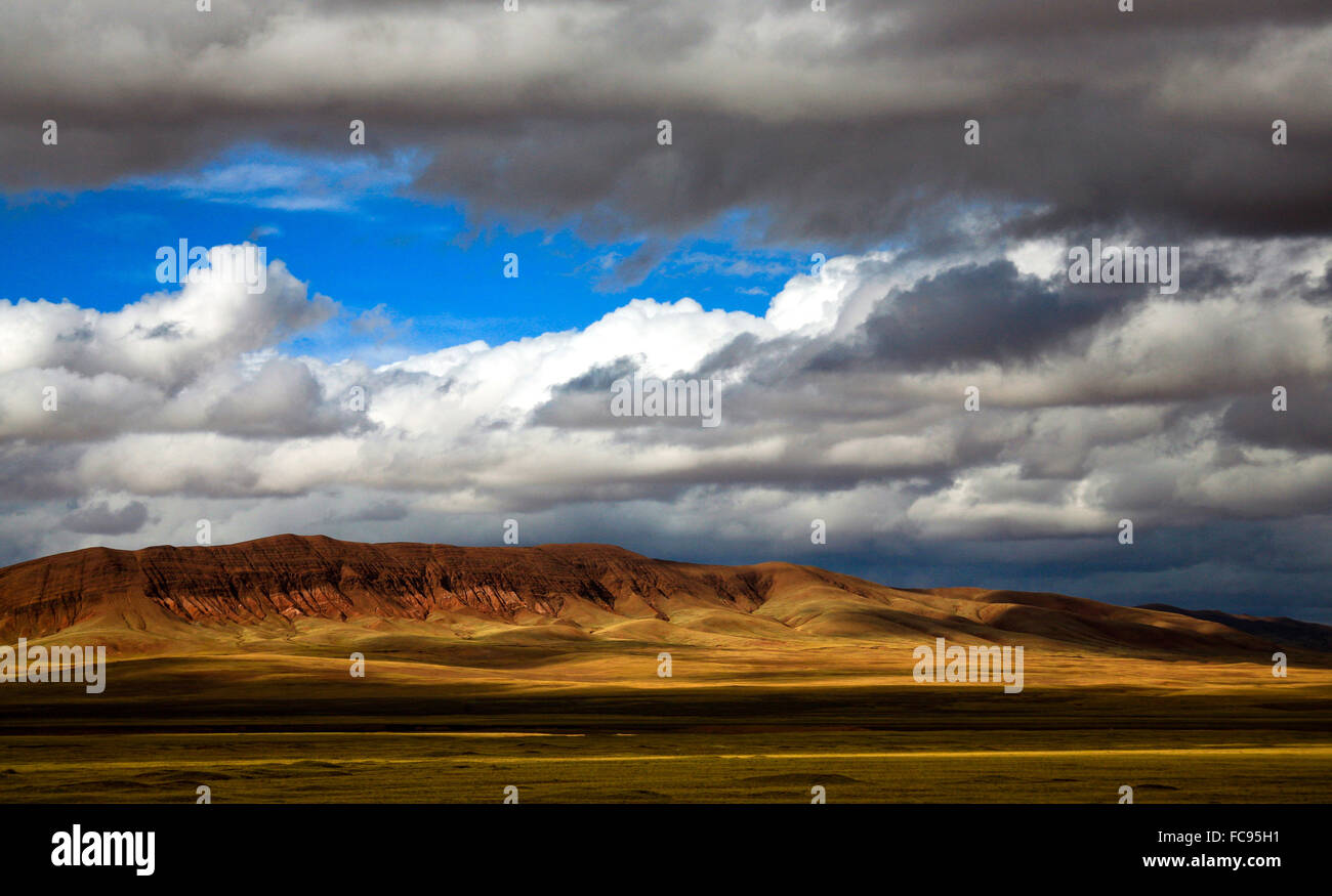 Qinghai Tibet Road Stock Photo - Alamy