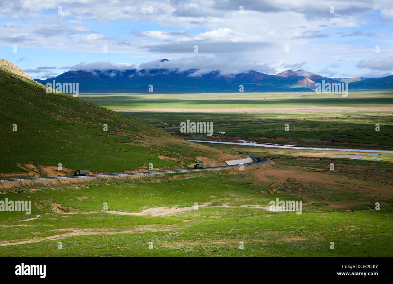 Qinghai Tibet Road Stock Photo - Alamy