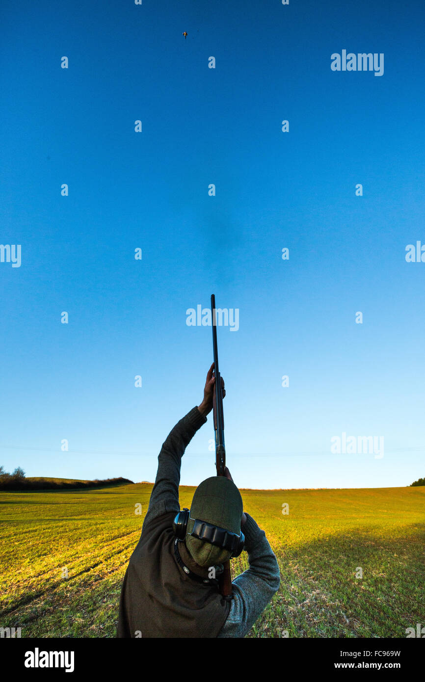Shooting gun uk hi-res stock photography and images - Alamy