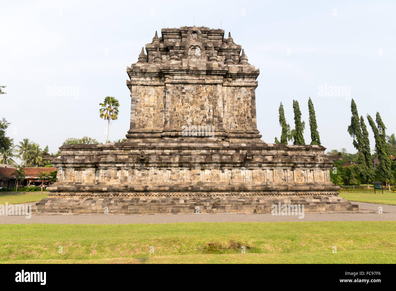 Mendut Buddhist temple, in Mendut village Stock Photo - Alamy