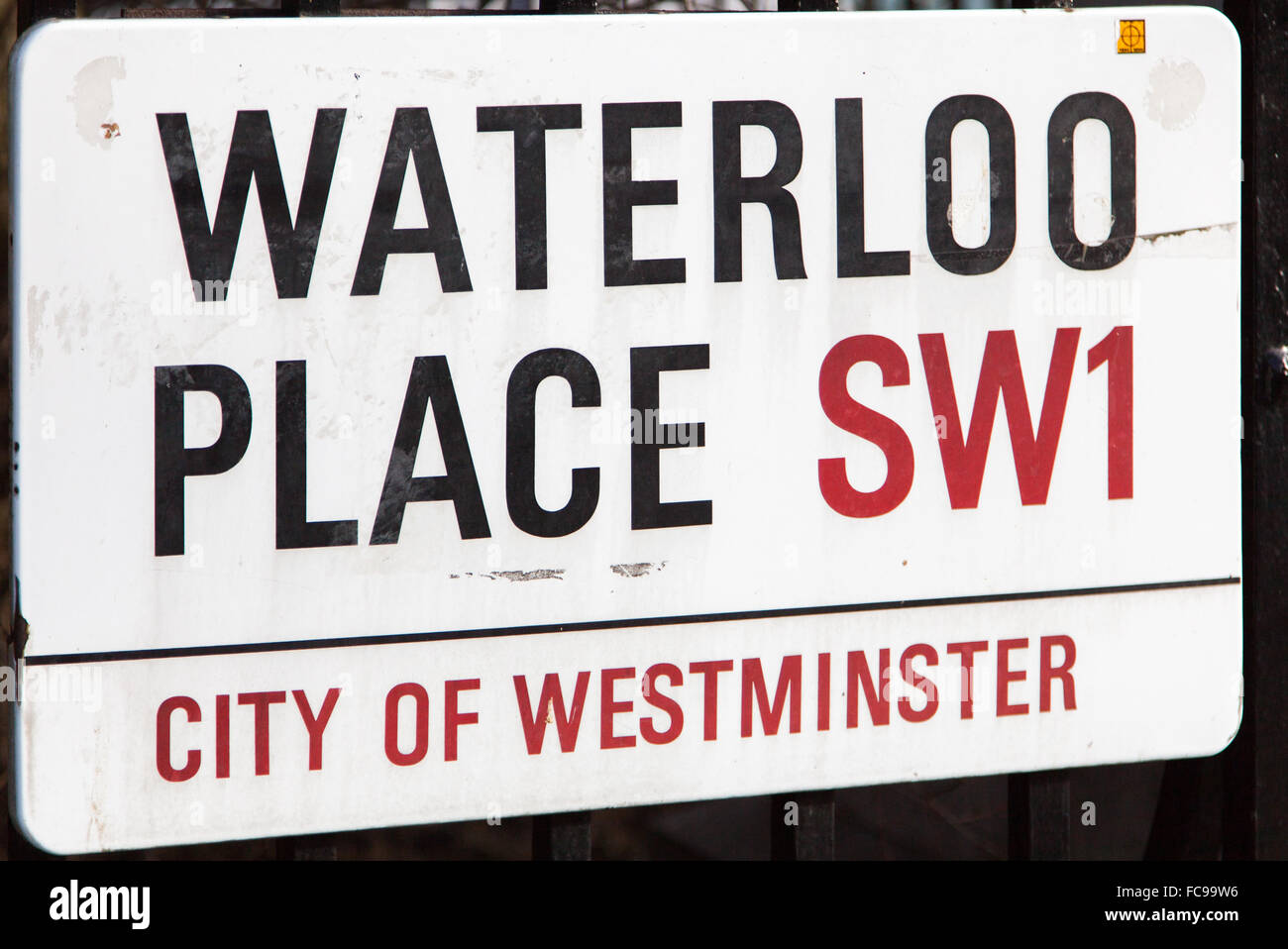 London waterloo sign hi-res stock photography and images - Alamy