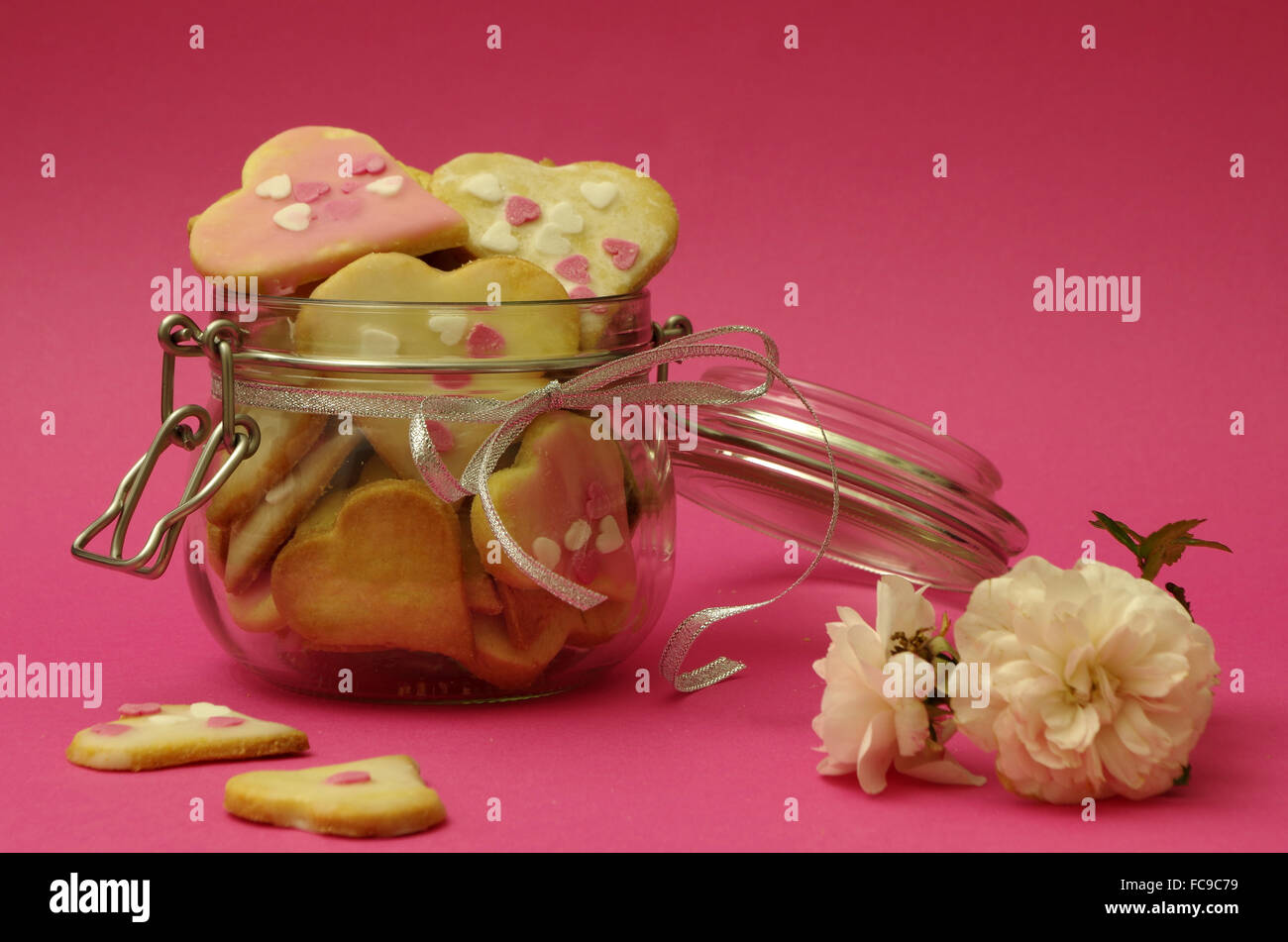 Hundreds of hearts hi-res stock photography and images - Alamy