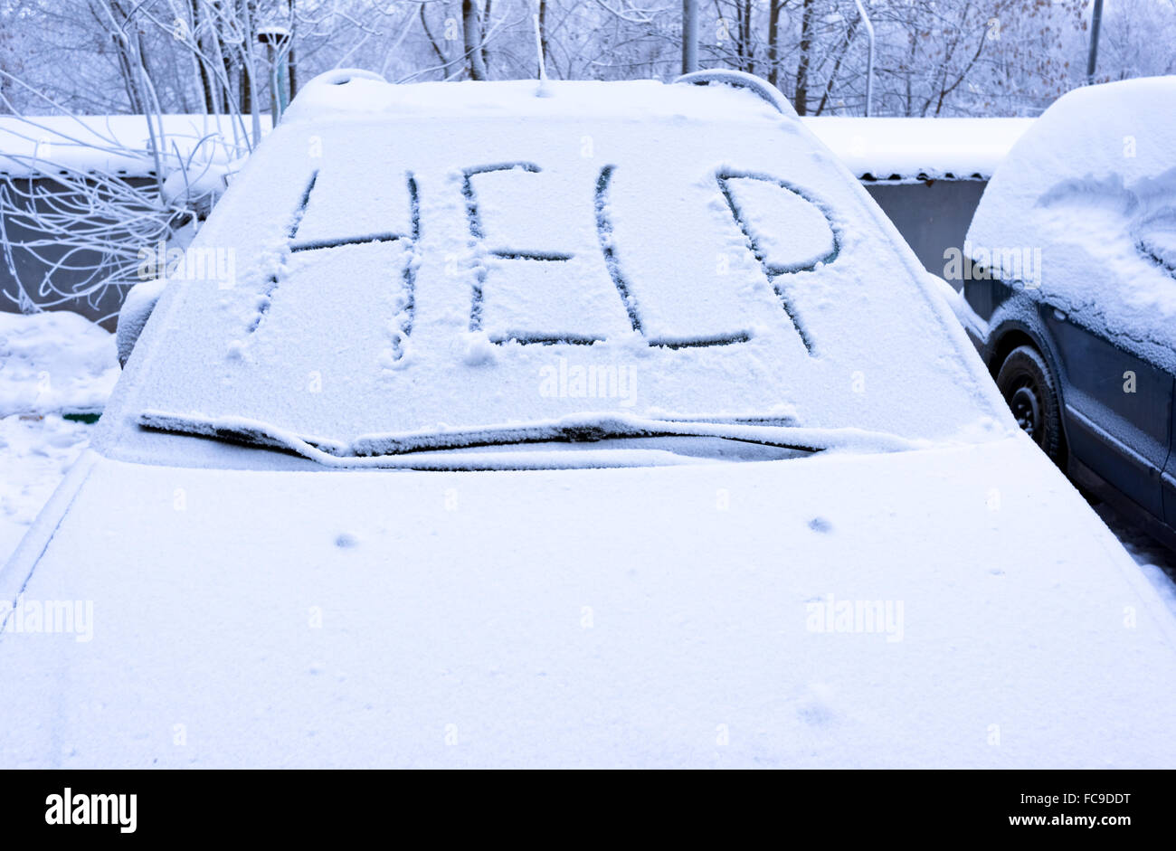 Car message snow written hi-res stock photography and images - Alamy