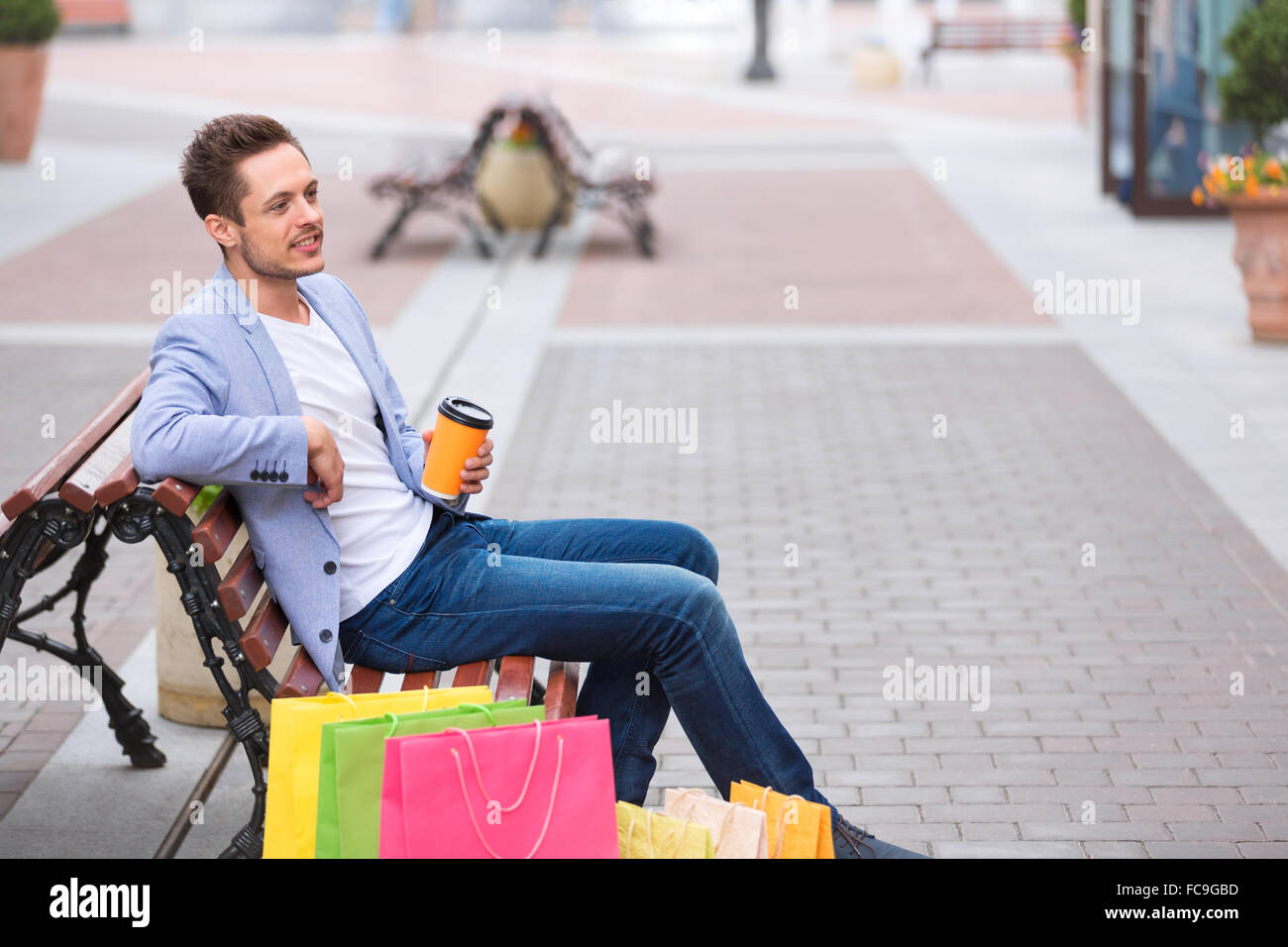 Beautiful shopaholic hi-res stock photography and images - Alamy