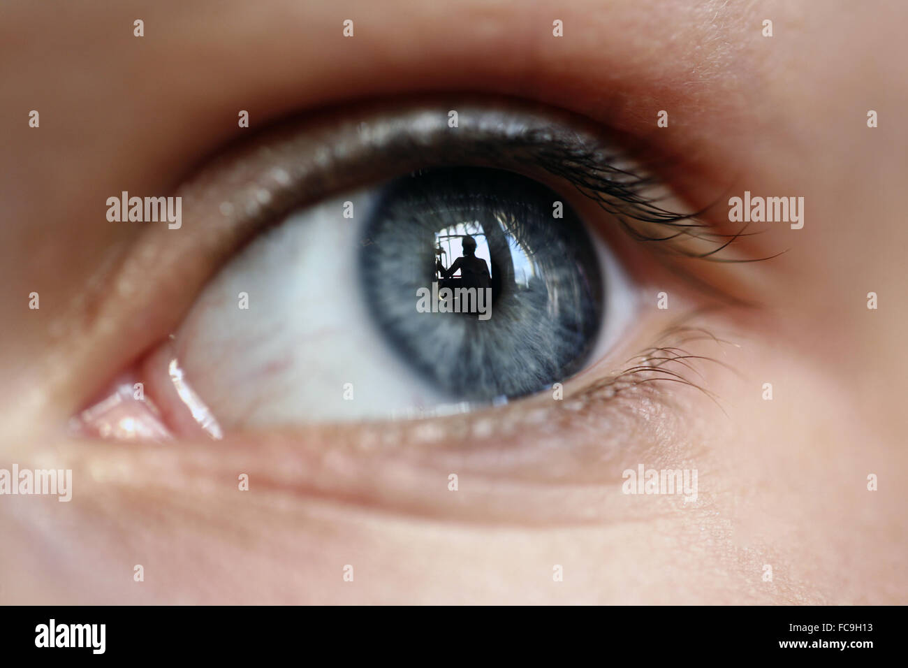Eye makeup inspiration hi-res stock photography and images - Alamy