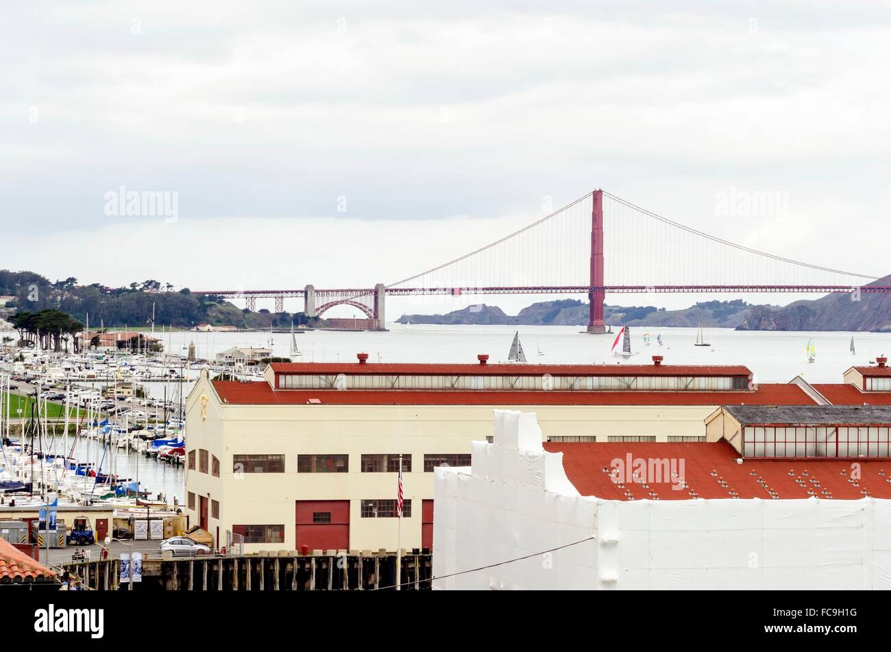 A side view of the famous San Francisco Golden Gate Bridge in ...