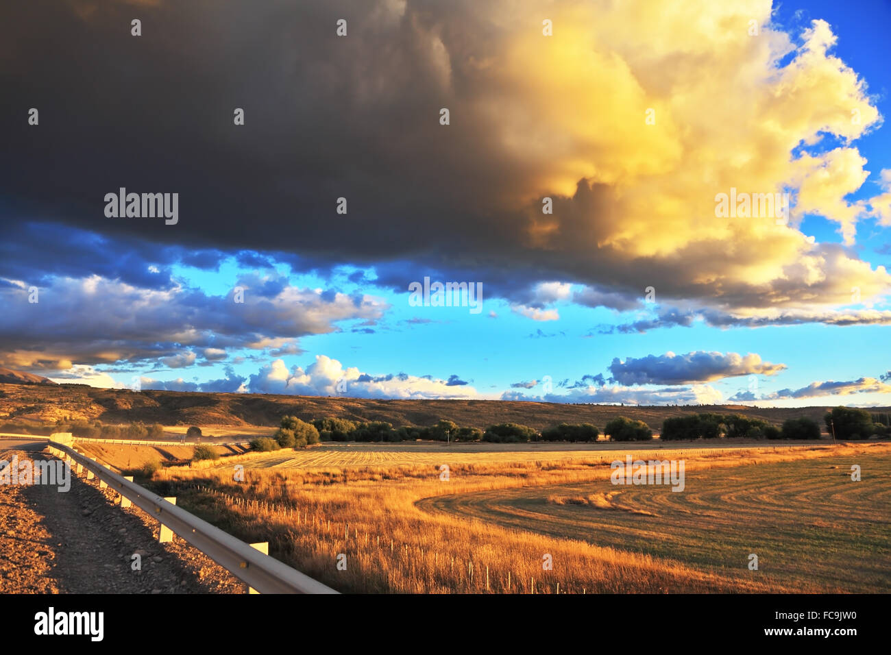 Flat plain hi-res stock photography and images - Alamy