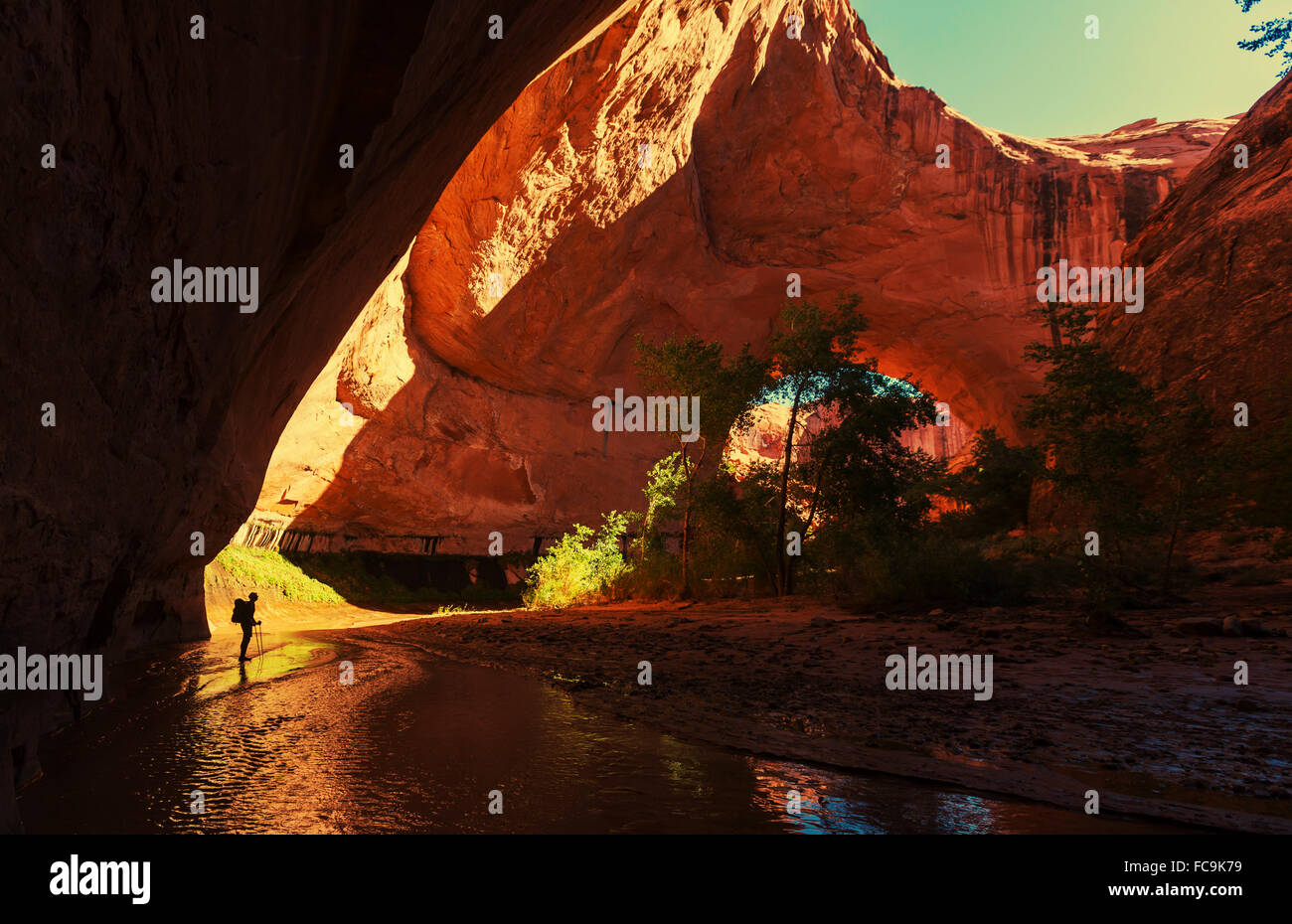 Hike in Coyote gulch Stock Photo - Alamy