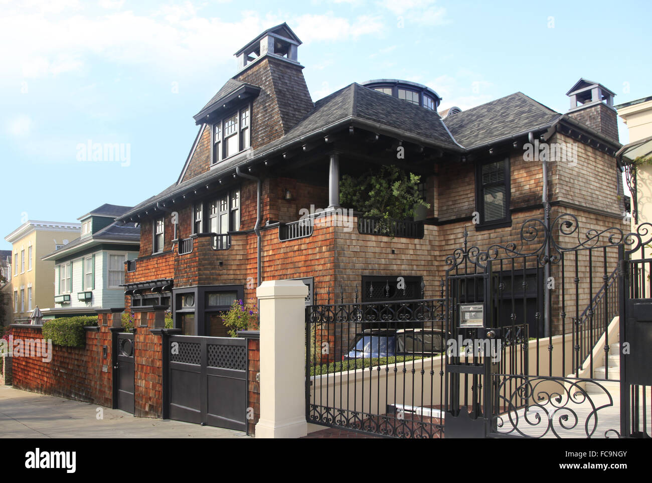 Brick residential home hi-res stock photography and images - Alamy