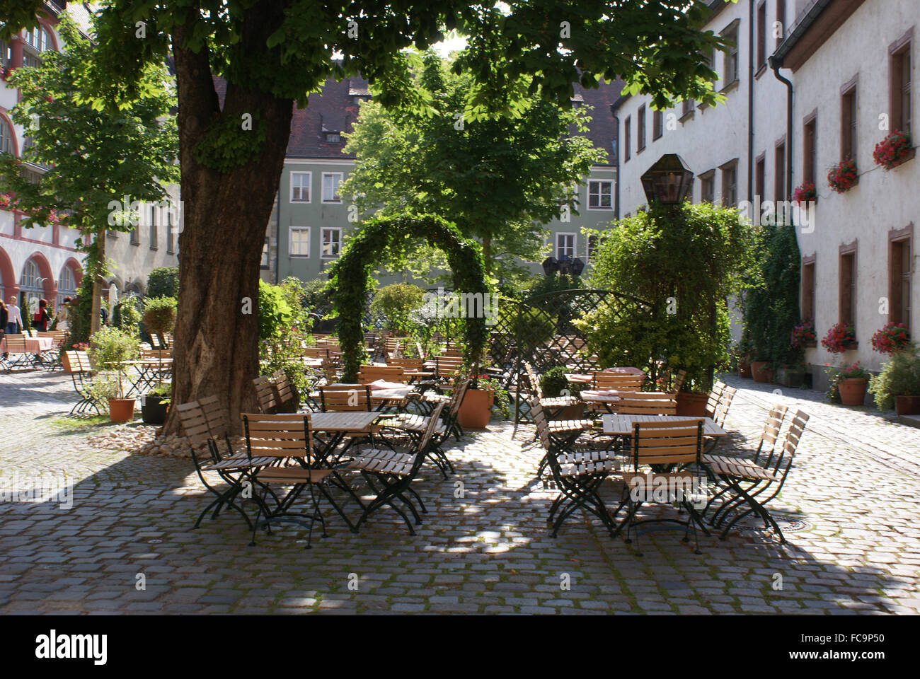 Hof garden hi-res stock photography and images - Alamy