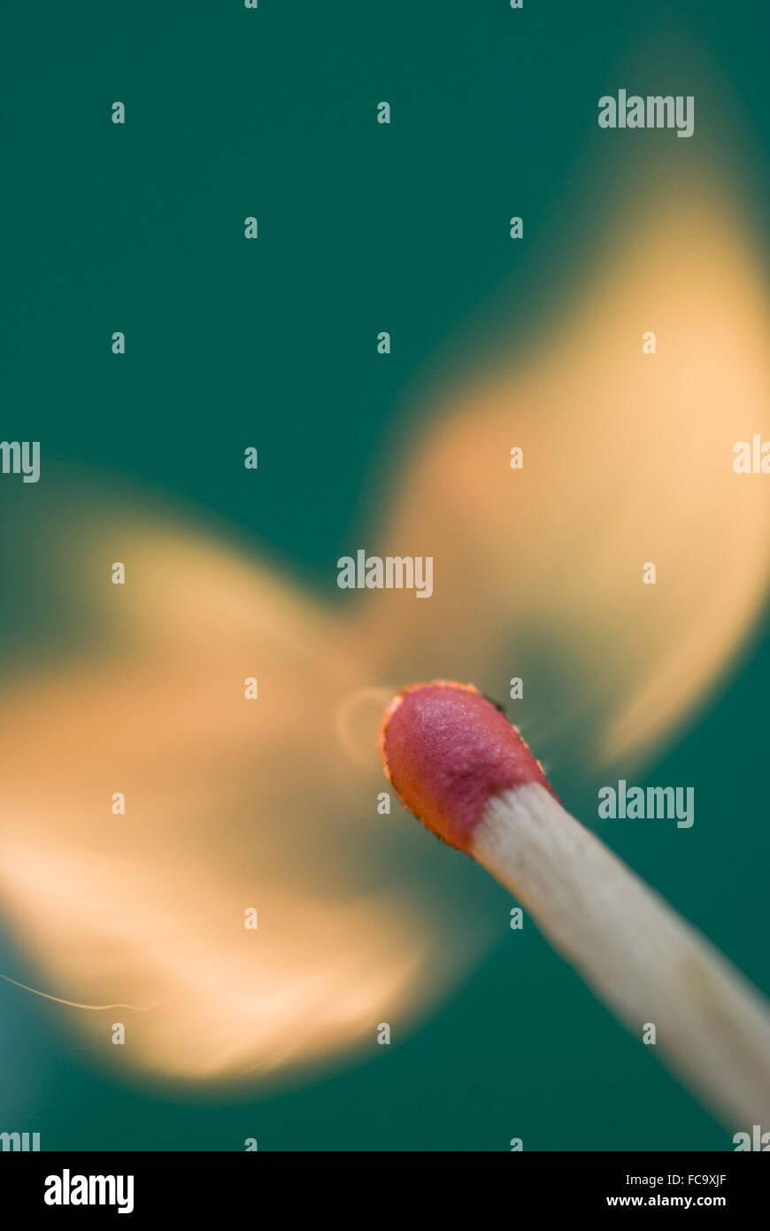 Struck match hi-res stock photography and images - Alamy