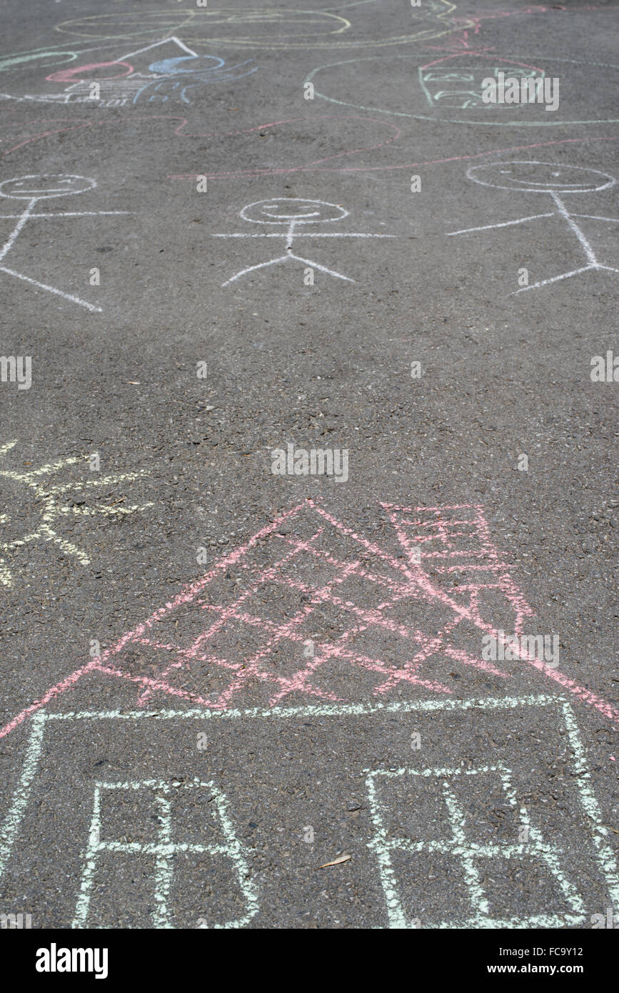Drawings on asphalt Stock Photo - Alamy