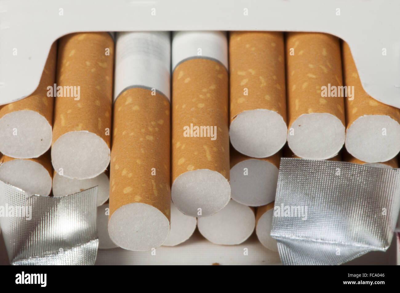 Pack of cigarettes Stock Photo - Alamy