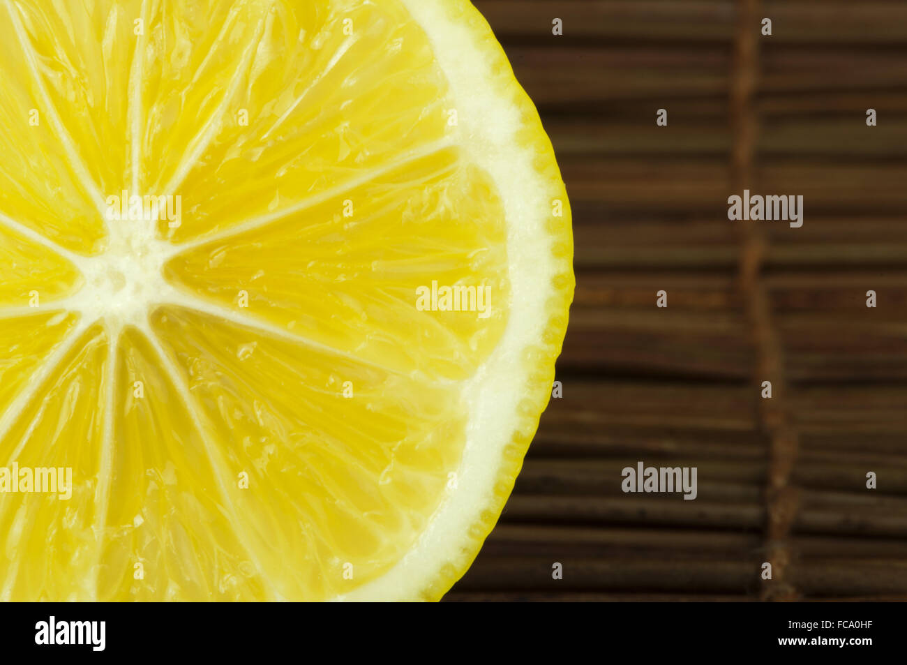 Lemon cross section close up hi-res stock photography and images - Alamy