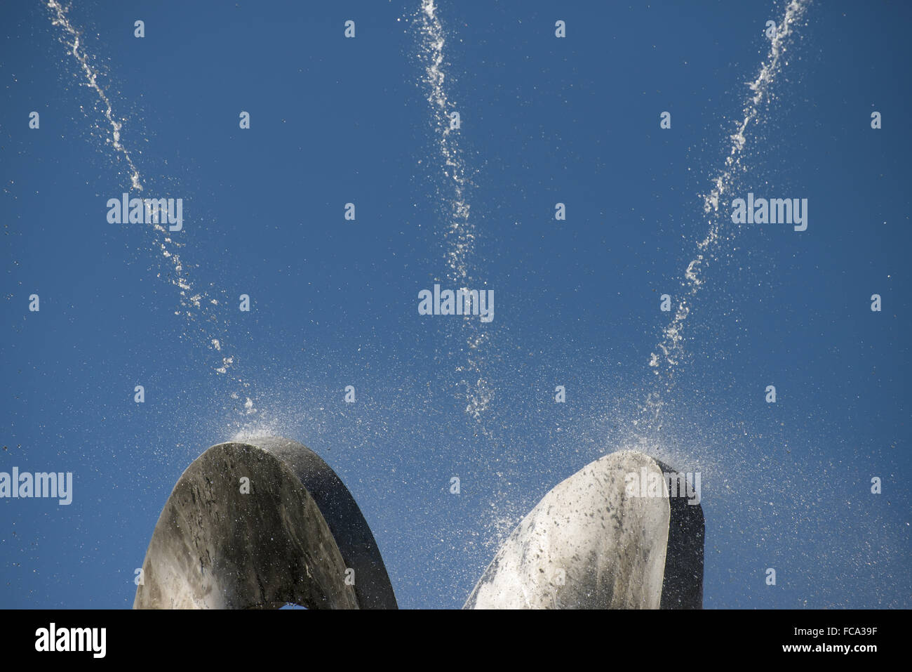 Fountain and falling water Stock Photo - Alamy
