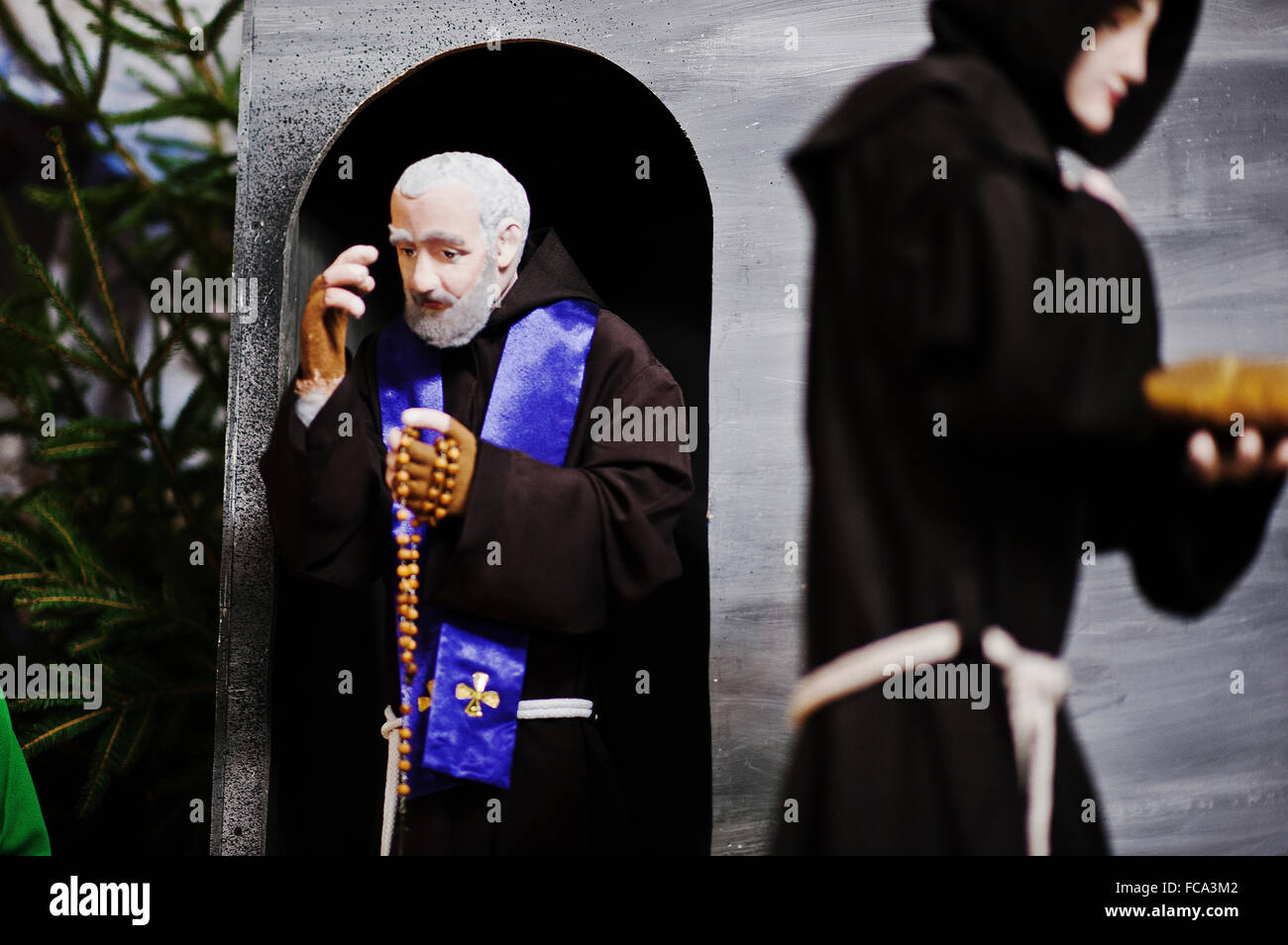 Very large christmas nativity crib. Monk Stock Photo - Alamy