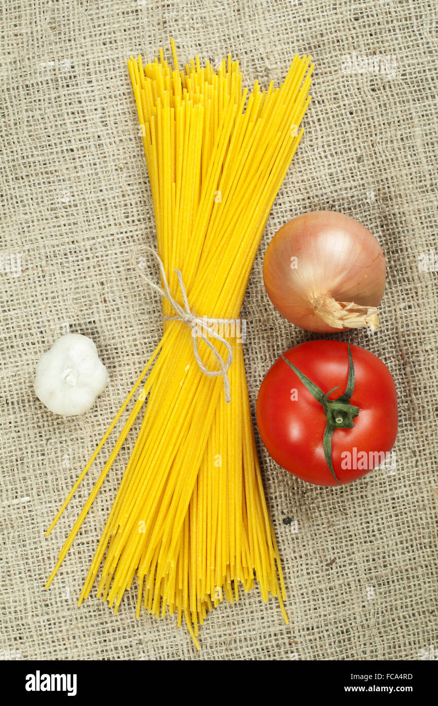 Bundle of spaghetti Stock Photo - Alamy